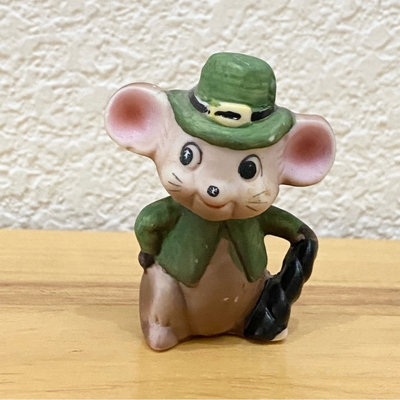 Vintage | Accents | Vintage Irish Mouse 225 Ceramic Figurine | Poshmark